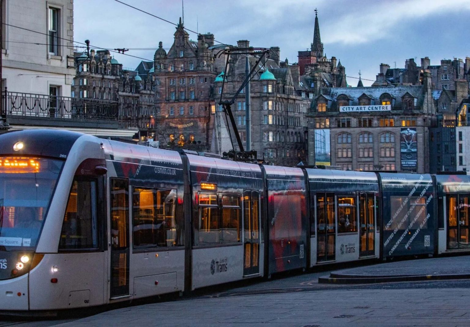 How to Get Around Edinburgh: Navigating the City’s Transport System ...